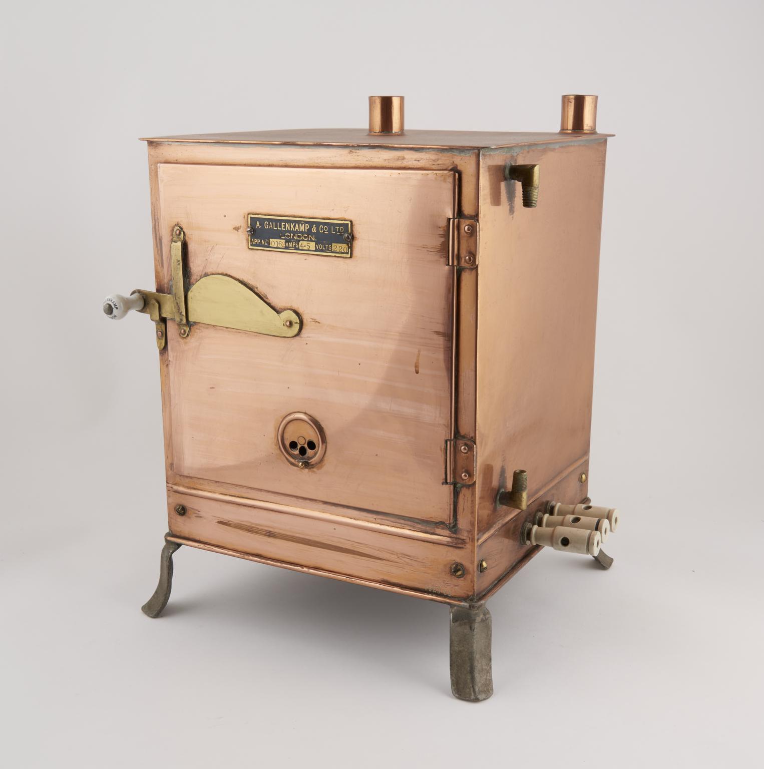 Electrically heated hot water oven. | Science Museum Group Collection