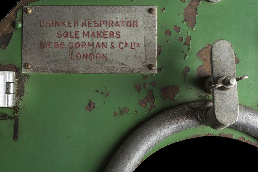 Drinker-type iron lung respirator, London, England, 1930-1939 | Science ...
