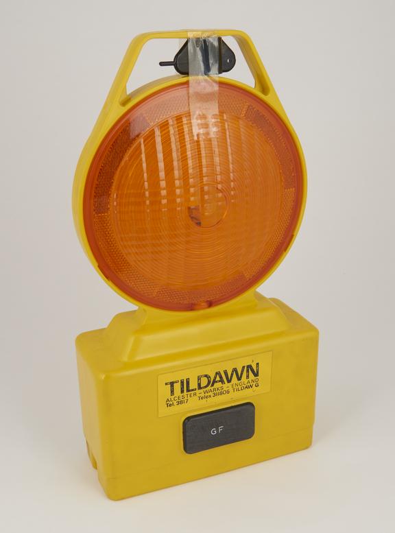 "Tildawn" road-works warning light | Science Museum Group Collection