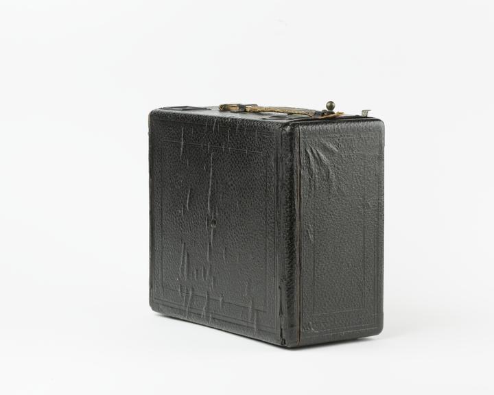 'Midg' Camera Used to Make the First Two `Cottingley fairies ...