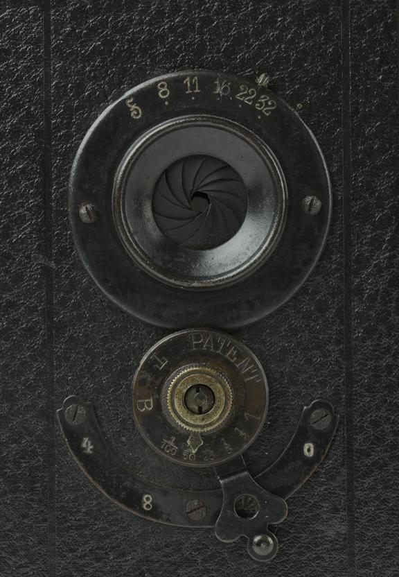 'Midg' Camera Used to Make the First Two `Cottingley fairies ...