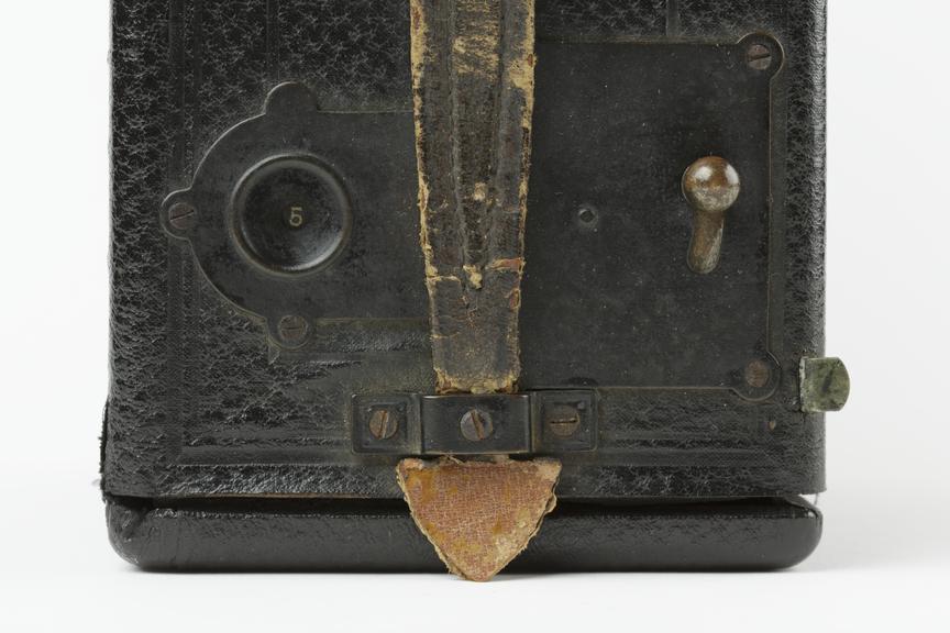 'Midg' Camera Used to Make the First Two `Cottingley fairies ...