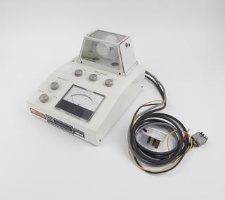 CI Microforce balance by C.I. Electronics Ltd. | Science Museum Group ...