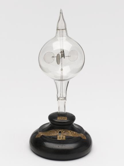 Radiometer with aluminium vanes and movable screens of clear mica ...