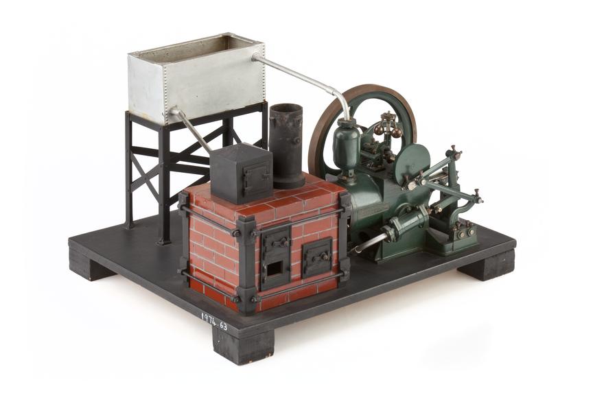 Hot air engine model of two cylinder type | Science Museum Group Collection