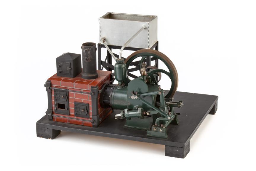 Hot air engine model of two cylinder type | Science Museum Group Collection