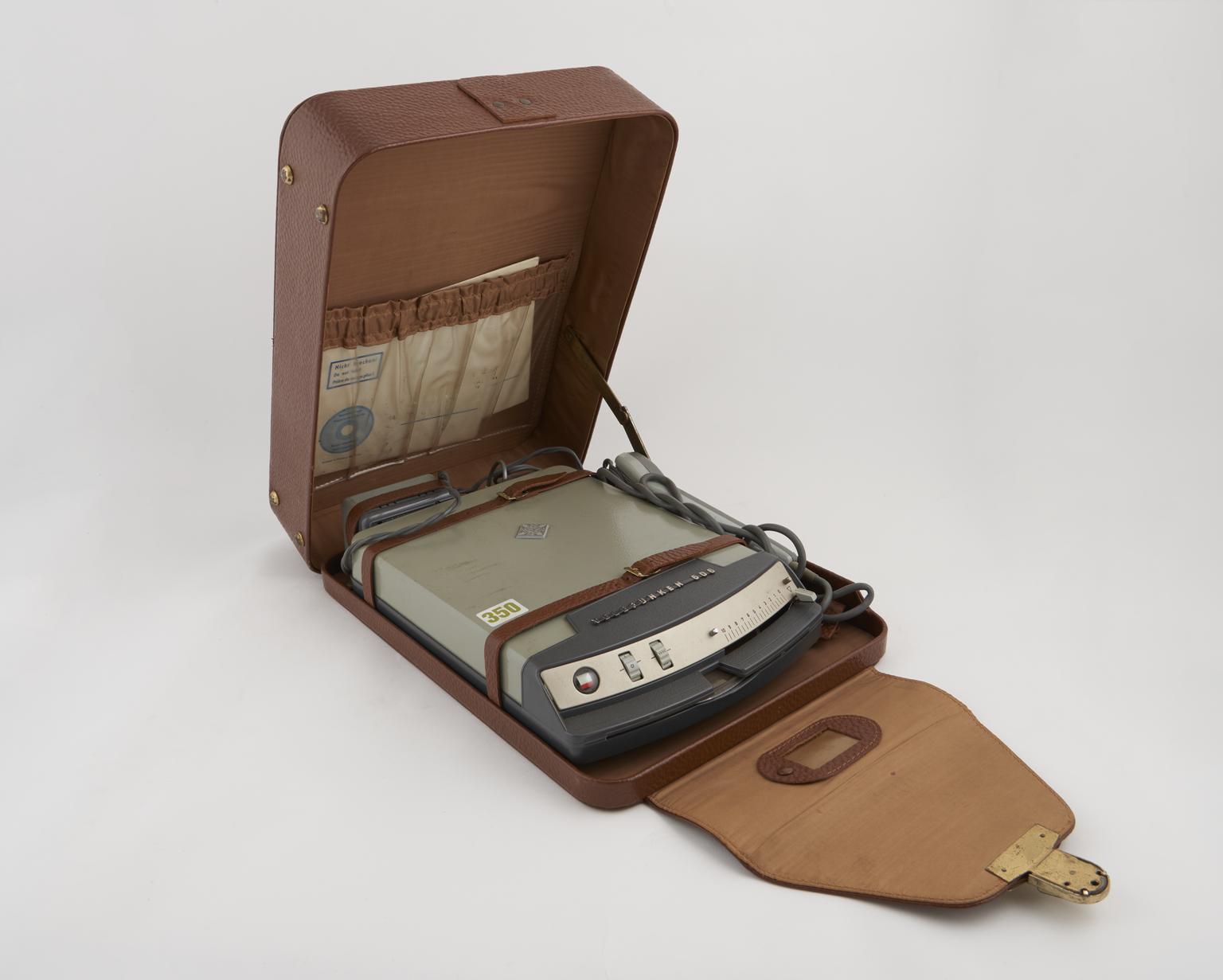 Portable disc dictating machine | Science Museum Group Collection