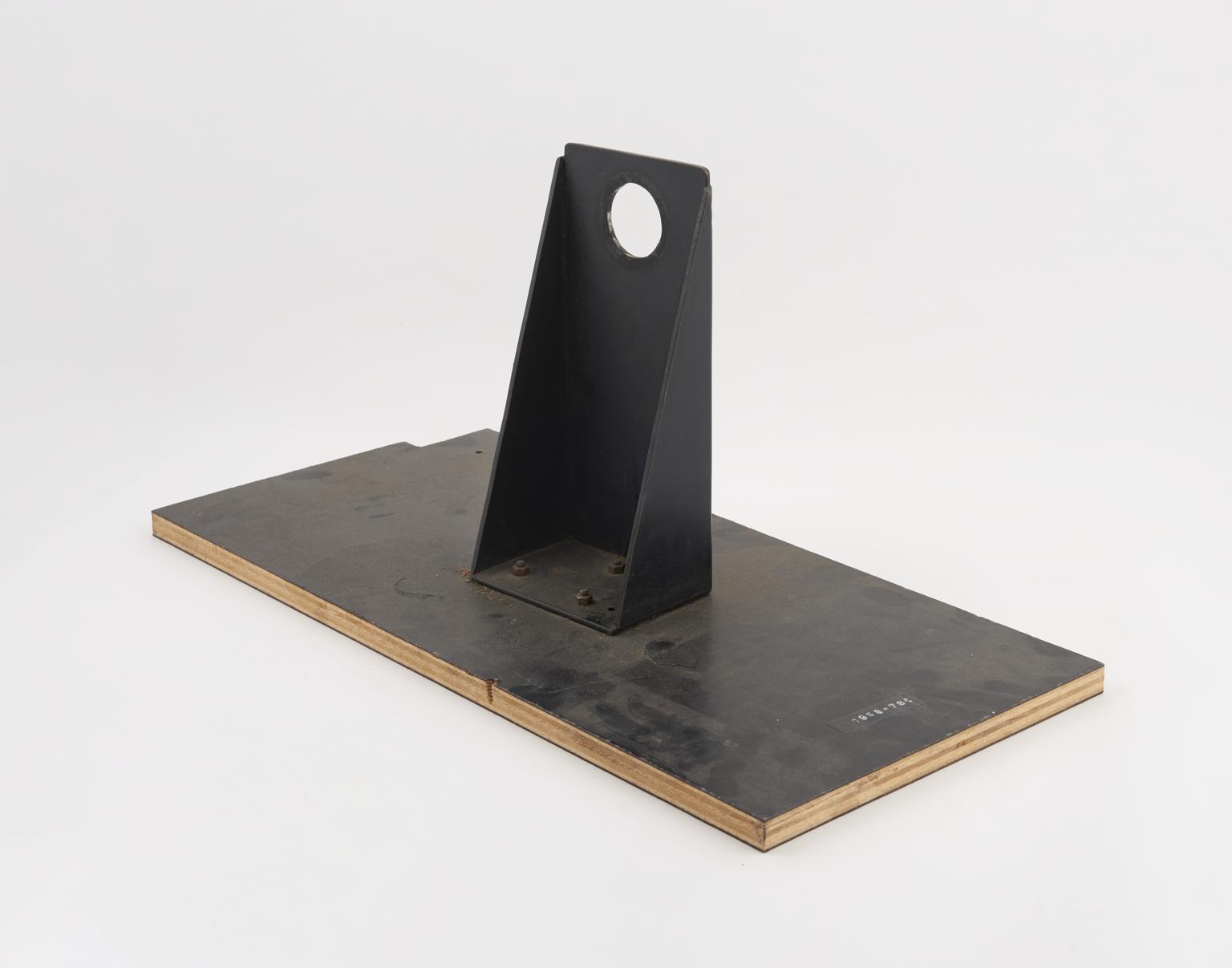 Zoom lens exhibit with Varatol II lens | Science Museum Group Collection