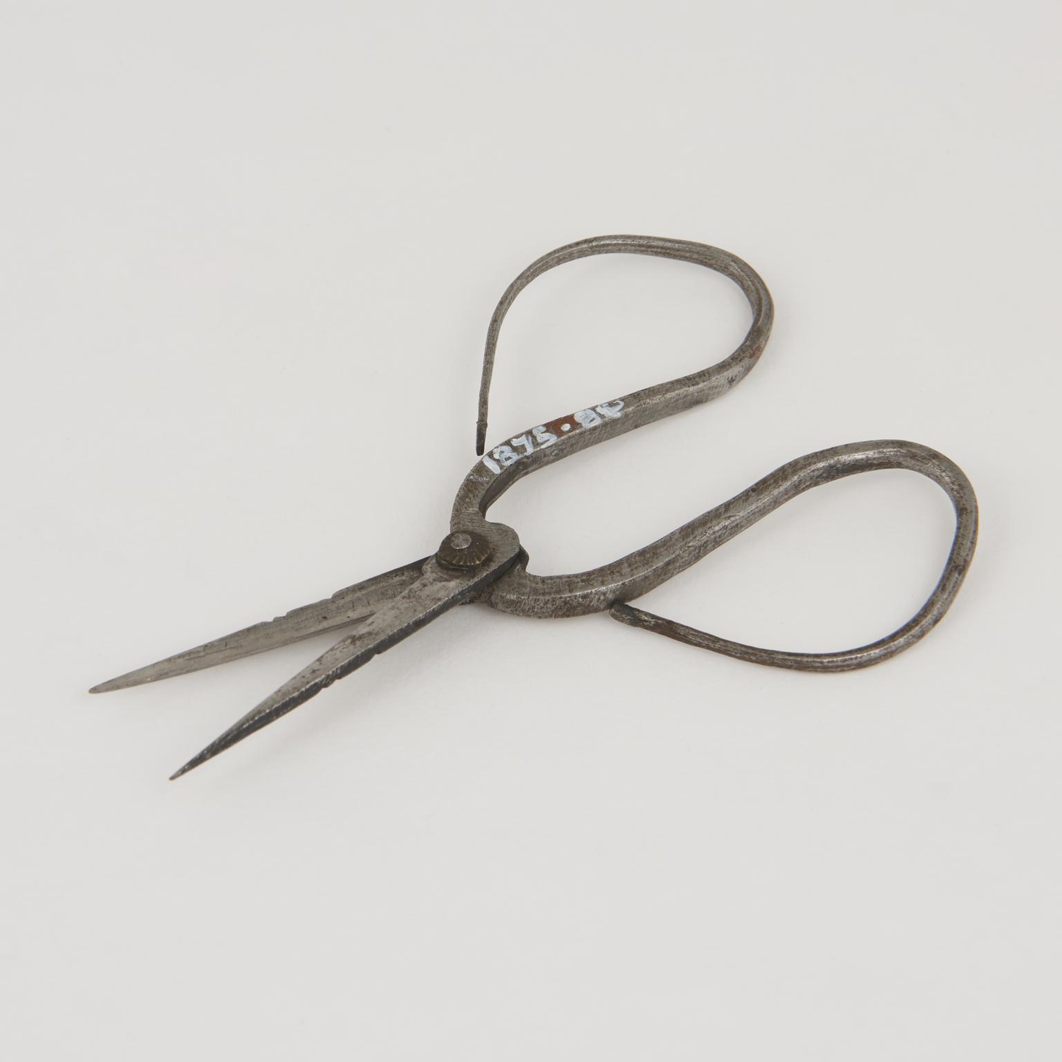 Two Pairs of Chinese Scissors | Science Museum Group Collection