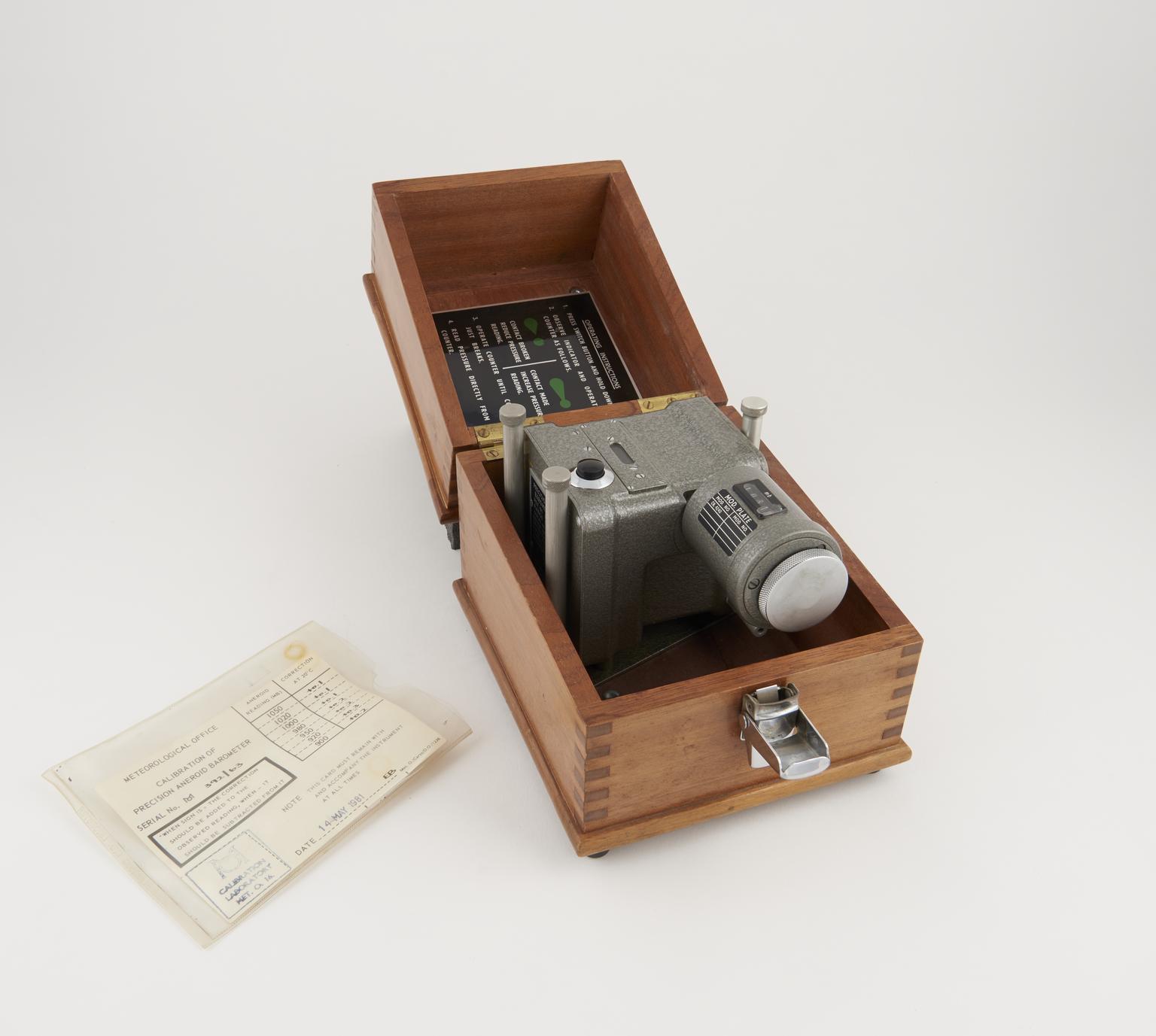 Precision aneroid barometer Mk I by Mechanism Ltd. | Science Museum ...