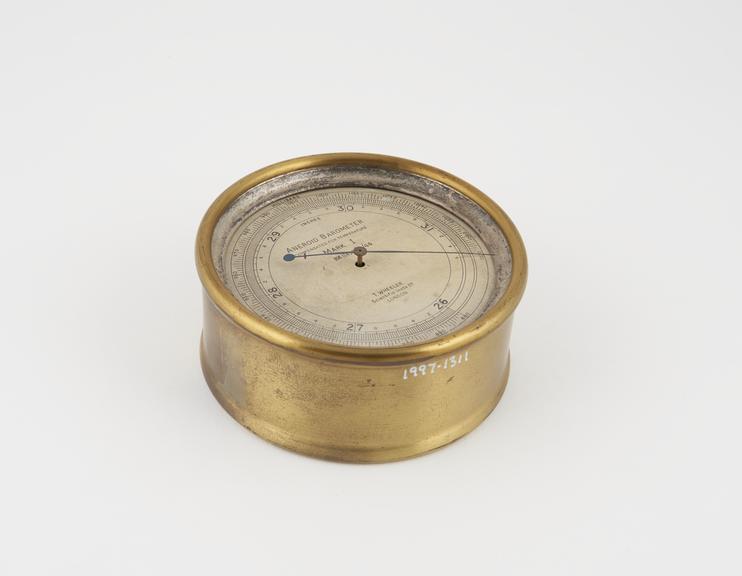 Meteorological Office aneroid barometer Mark I | Science Museum Group ...