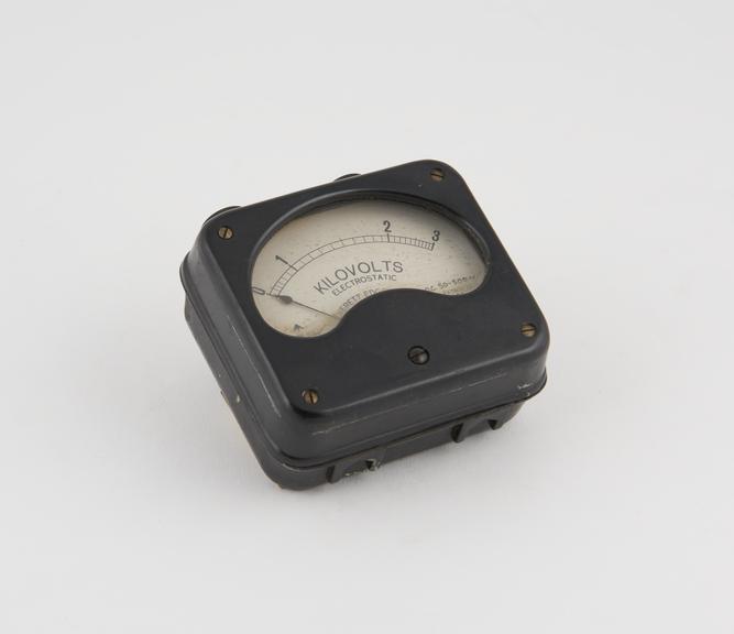 Electrostatic voltmeter | Science Museum Group Collection