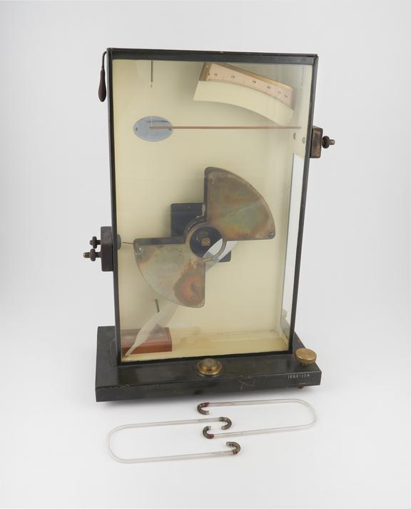 Electrostatic voltmeter | Science Museum Group Collection