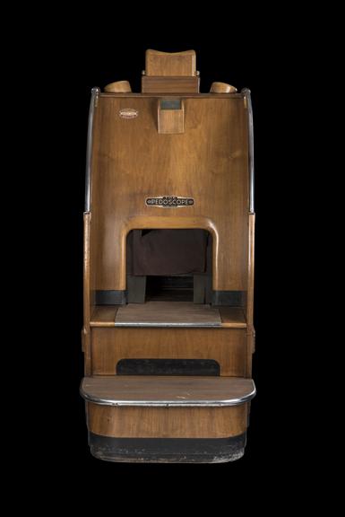 Pedoscope X-ray apparatus | Science Museum Group Collection