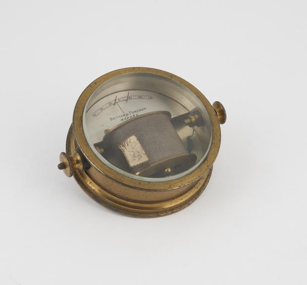 Moving-magnet null galvanometer | Science Museum Group Collection