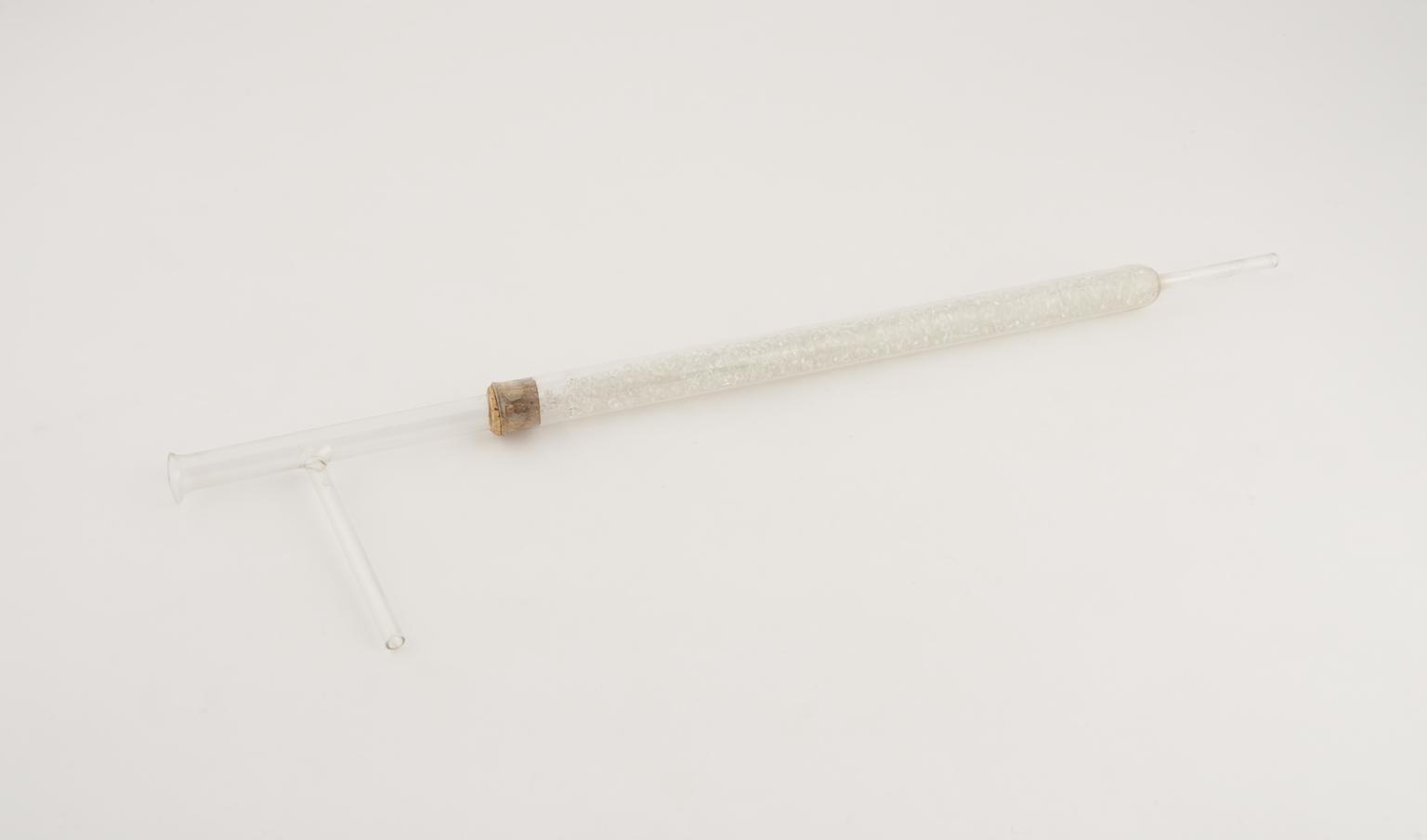 Hempel distilling tube, filled with beads | Science Museum Group Collection