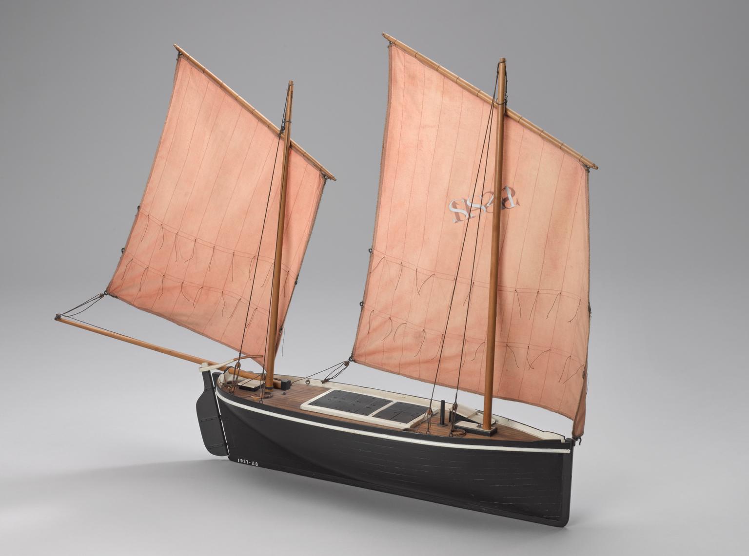 Small model of a St. Ives lugger | Science Museum Group Collection