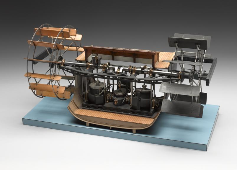 Model of oscillating paddle engines for Thames steamboat | Science ...