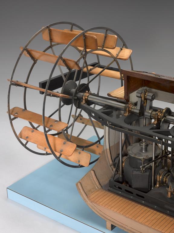 Model of oscillating paddle engines for Thames steamboat | Science ...