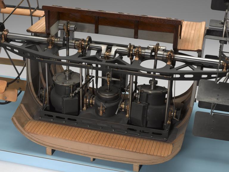 Model of oscillating paddle engines for Thames steamboat | Science ...