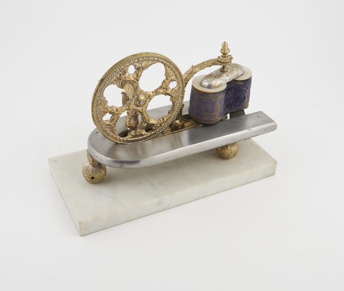 Early electro-medical treatment machine | Science Museum Group Collection