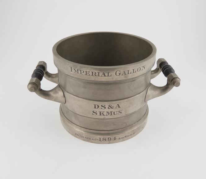 Imperial capacity measure | Science Museum Group Collection