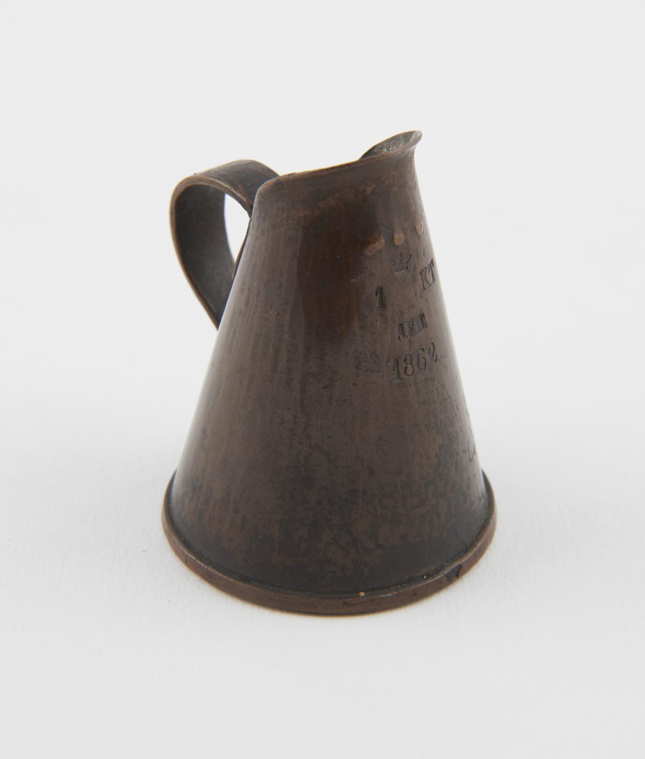 Collection of copper capacity measures | Science Museum Group Collection