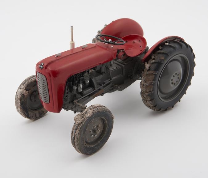 1:12 scale model of a tractor | Science Museum Group Collection