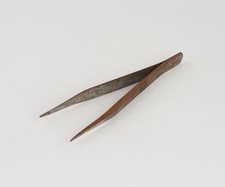 Forceps, with spring | Science Museum Group Collection