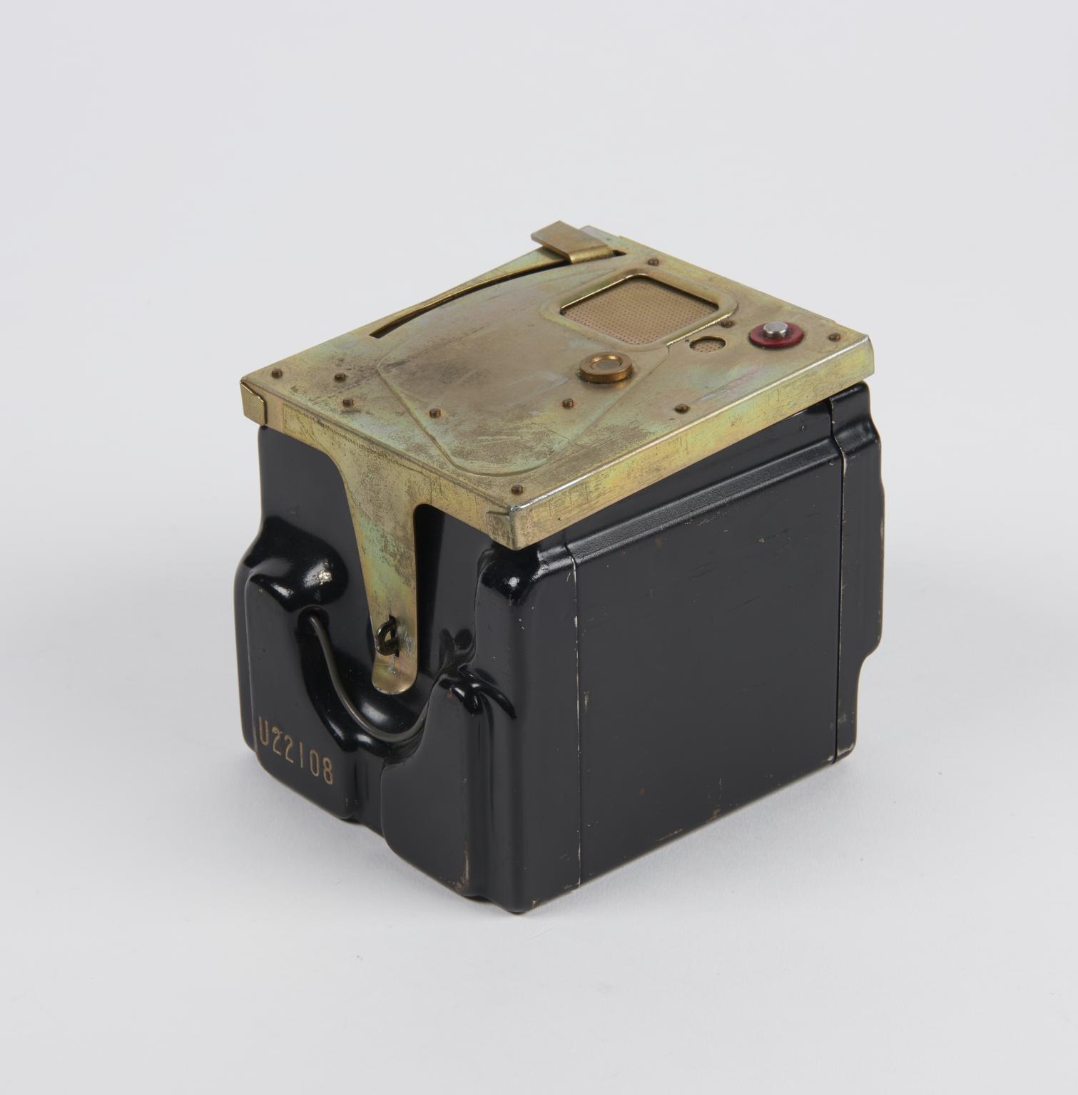 Northern Electric Co. coin telephone | Science Museum Group Collection