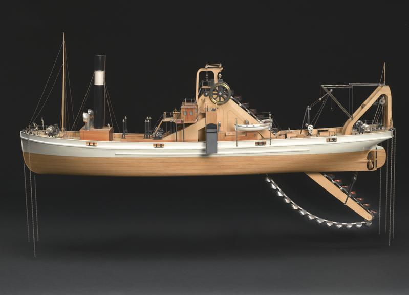 Model of stern well Bucket Hopper Dredger "General Diaz" | Science ...