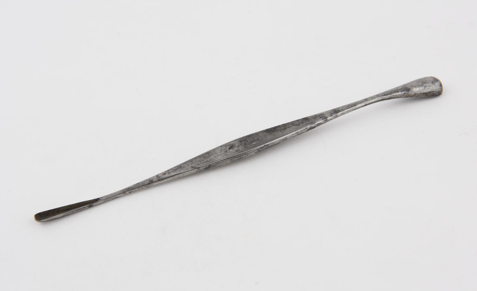 Scoop, bone, steel | Science Museum Group Collection