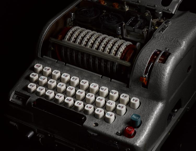 'Fialka' Cipher machine (10 rotor) with Cyrillic (Russian) characters ...