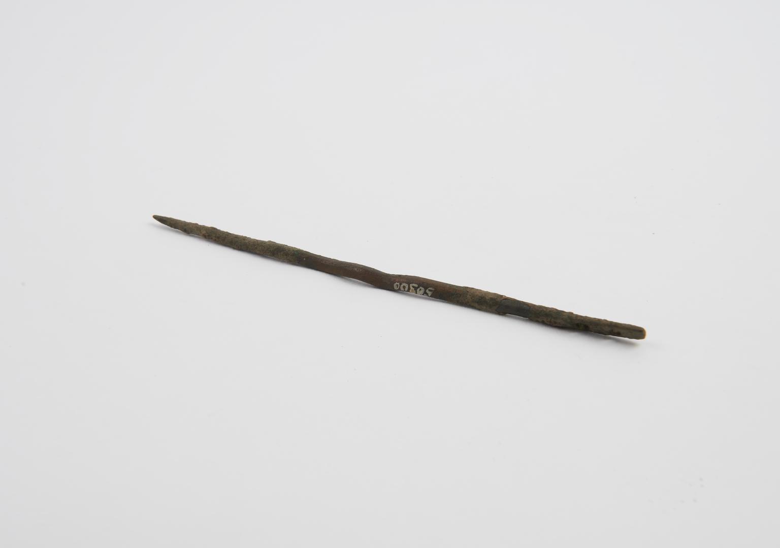 Needle, bronze, Roman, from Sforza collection | Science Museum Group ...