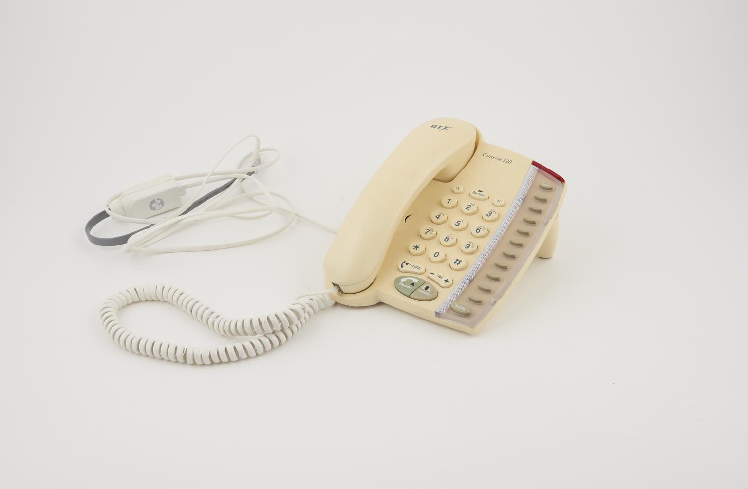 BT Converse 220 desk telephone | Science Museum Group Collection