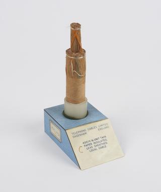 400/4 lb unit twin paper insulated | Science Museum Group Collection