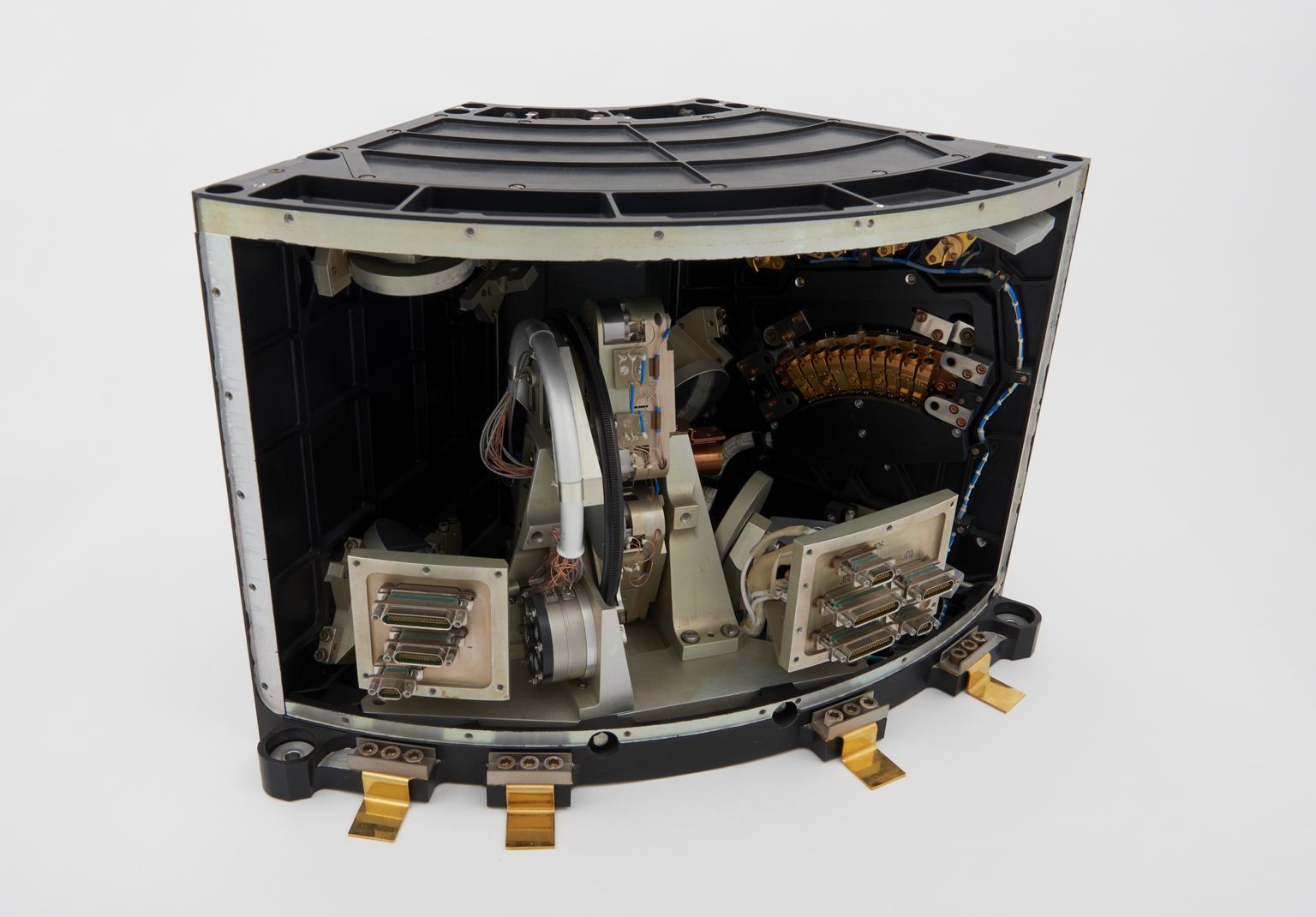 Long-wavelength spectrometer from the Infrared Space Observatory ...