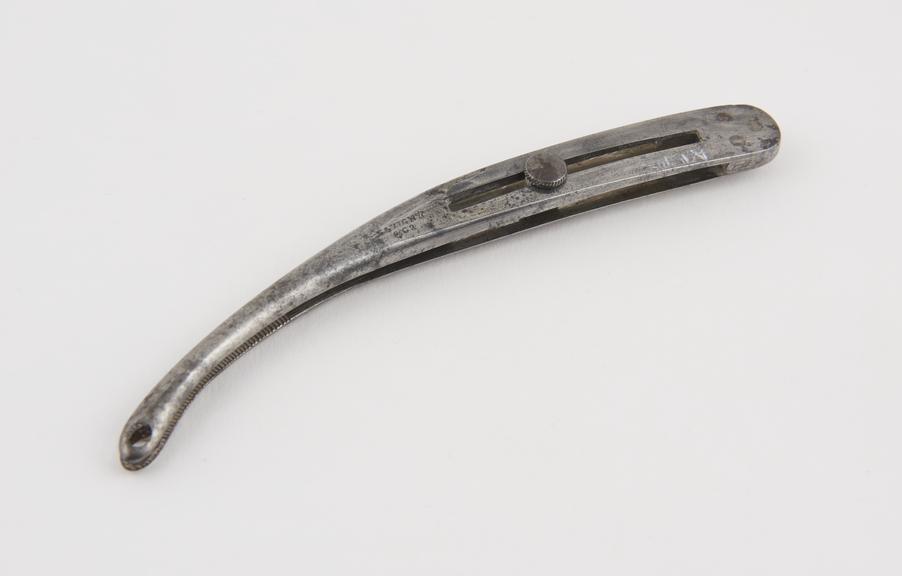 Forceps, sliding lock | Science Museum Group Collection