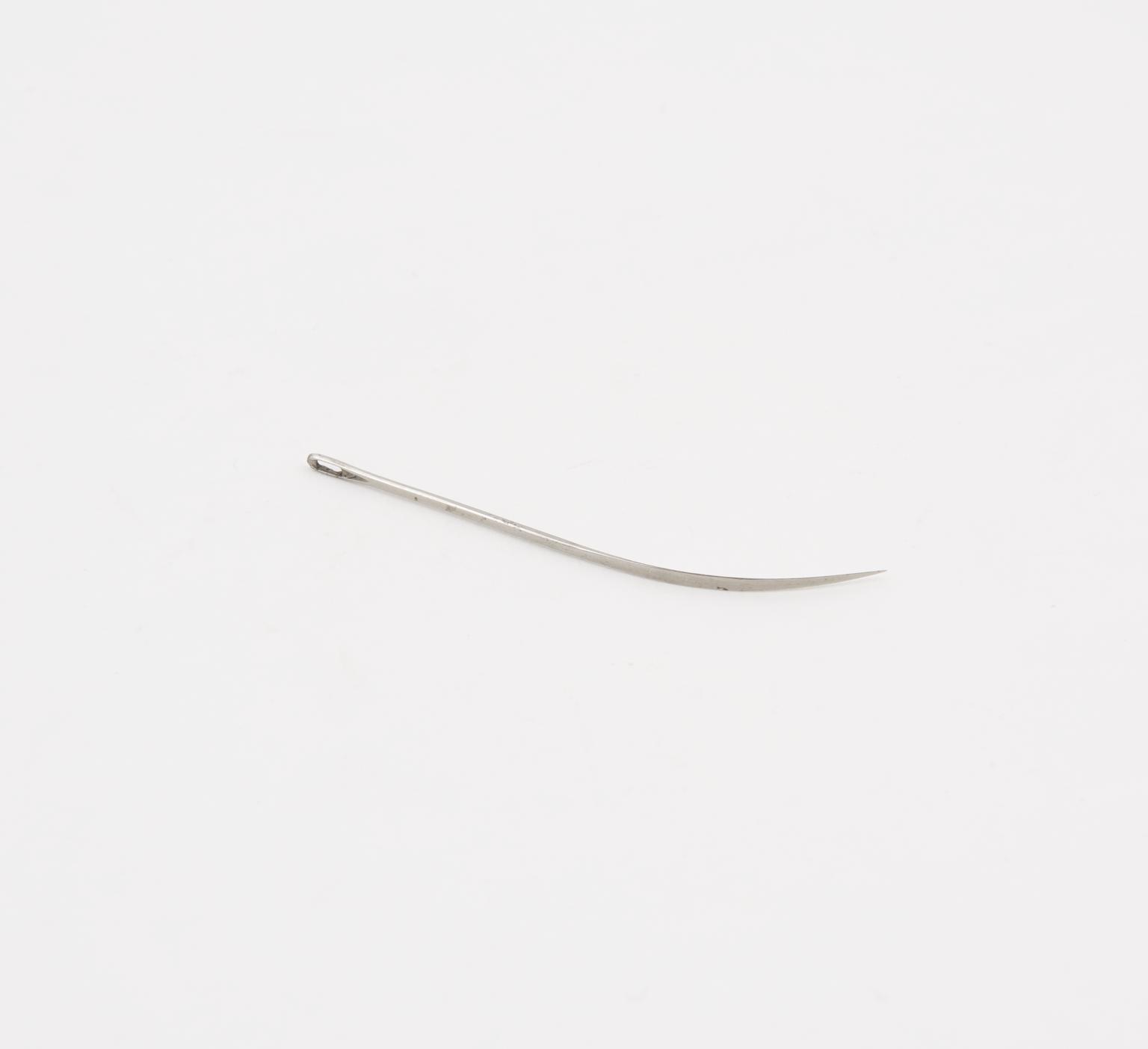 Suture needle, half-curved, steel | Science Museum Group Collection