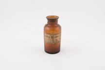 500g glass jar containing sodium bicarbonate, 1909-1950 | Science ...