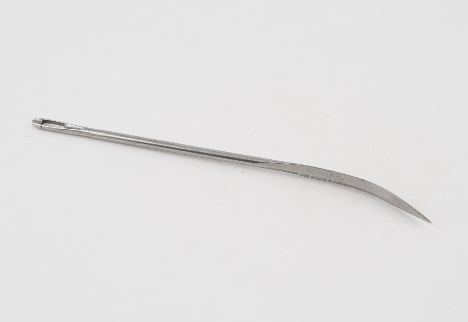 4 large suture needles(?), steel | Science Museum Group Collection