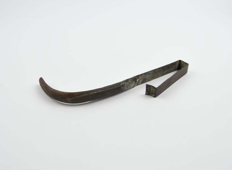 Bronze strigil, Roman (?), 200BC-400AD | Science Museum Group Collection