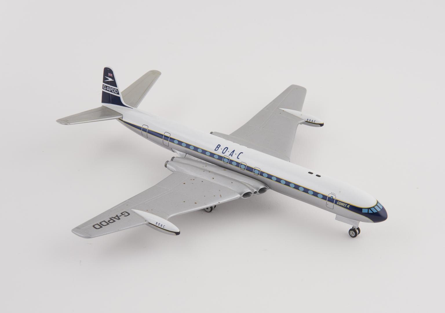 Model of a De Havilland Comet aircraft with stand | Science Museum ...