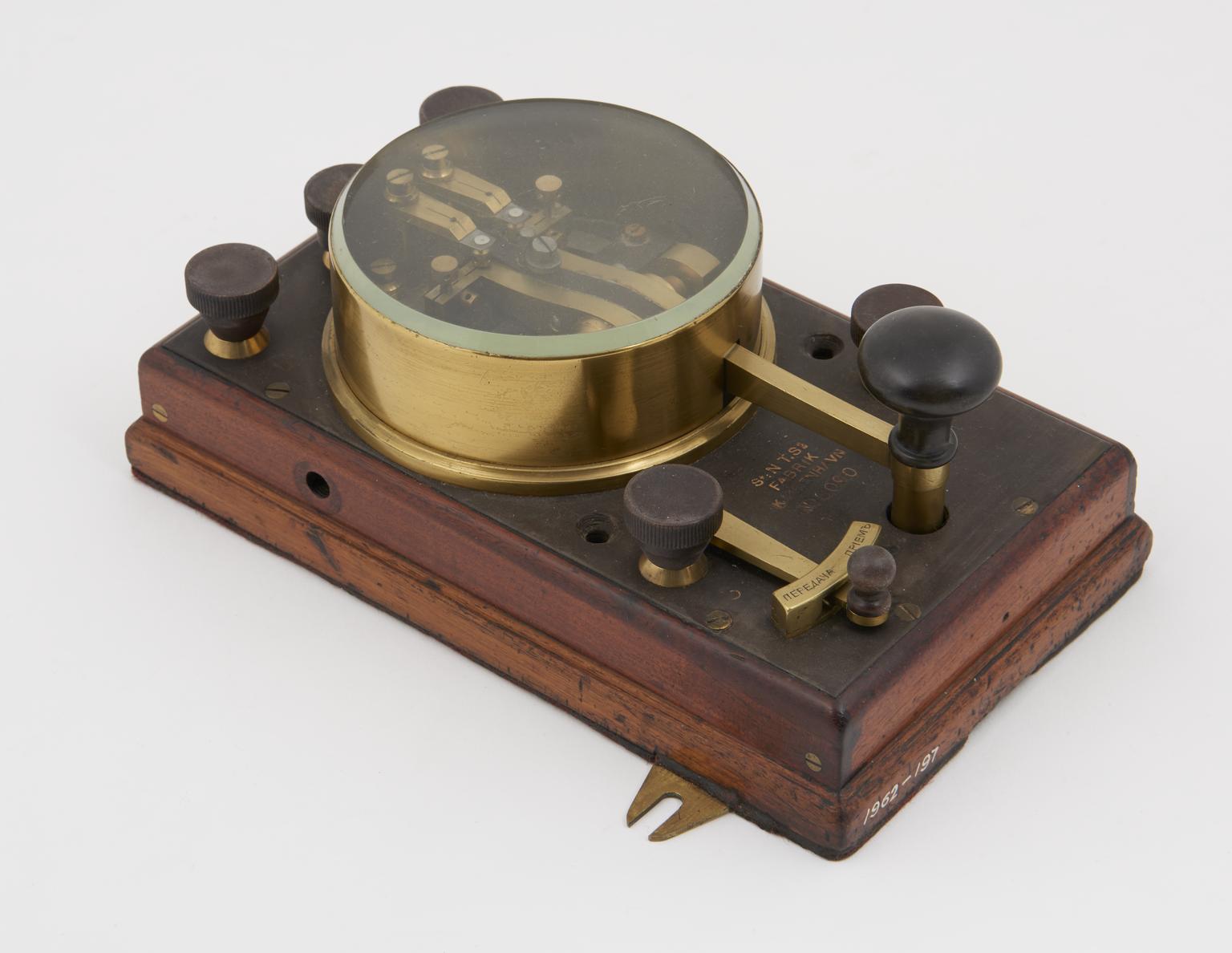 Double current morse key | Science Museum Group Collection