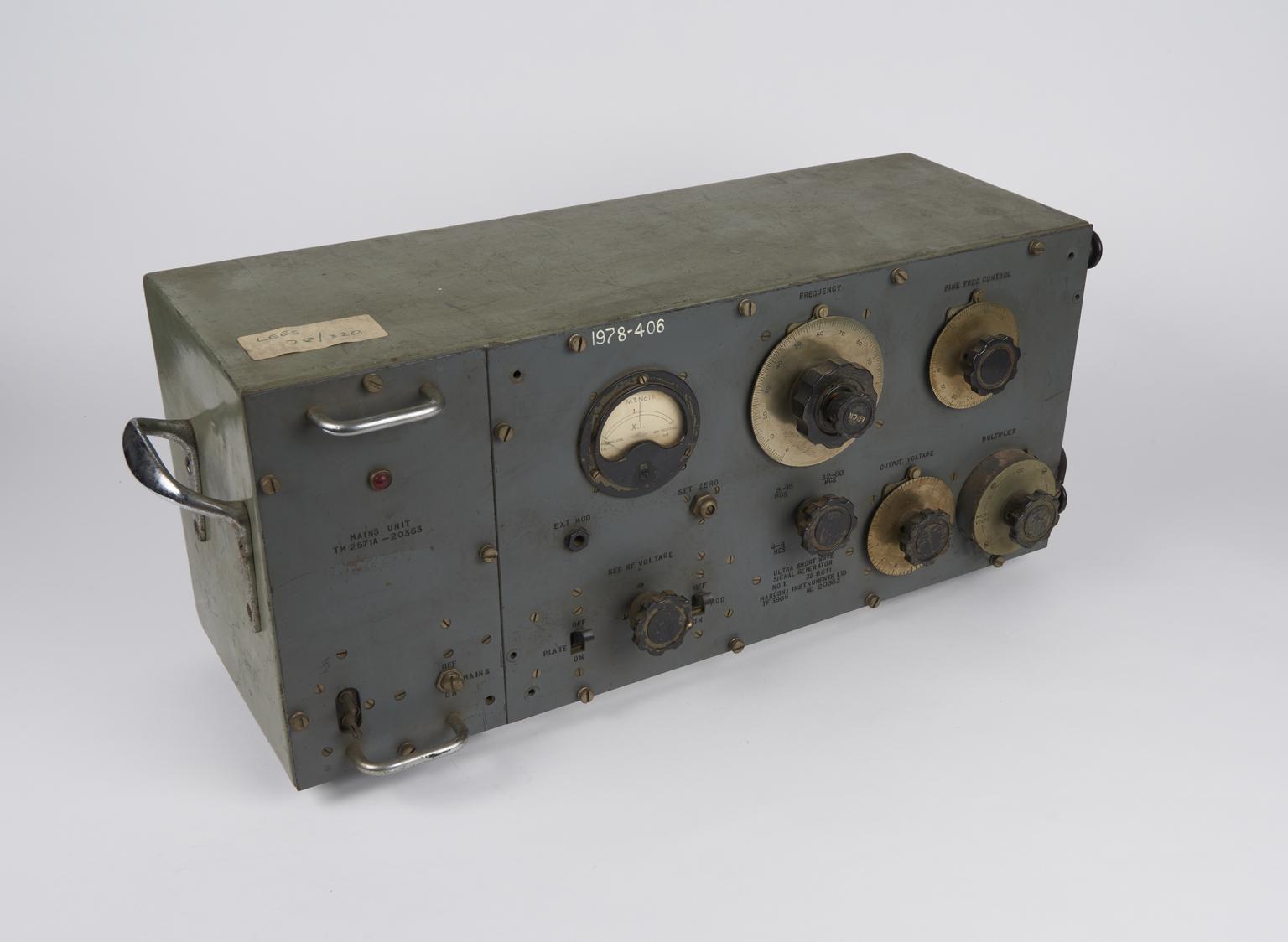 Ultra short wave signal generator no.1 | Science Museum Group Collection