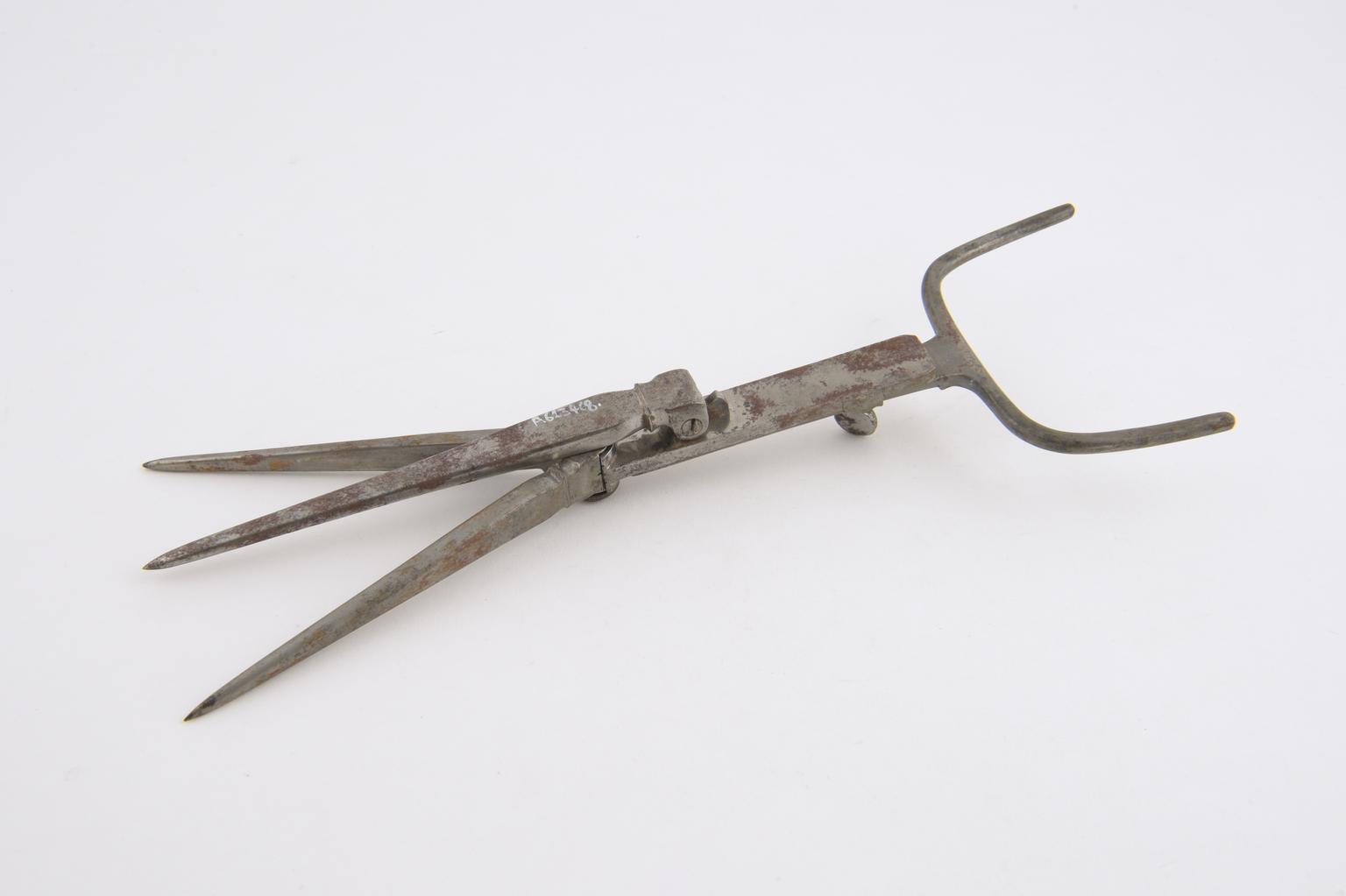 Tripod head rest, height adjustable | Science Museum Group Collection