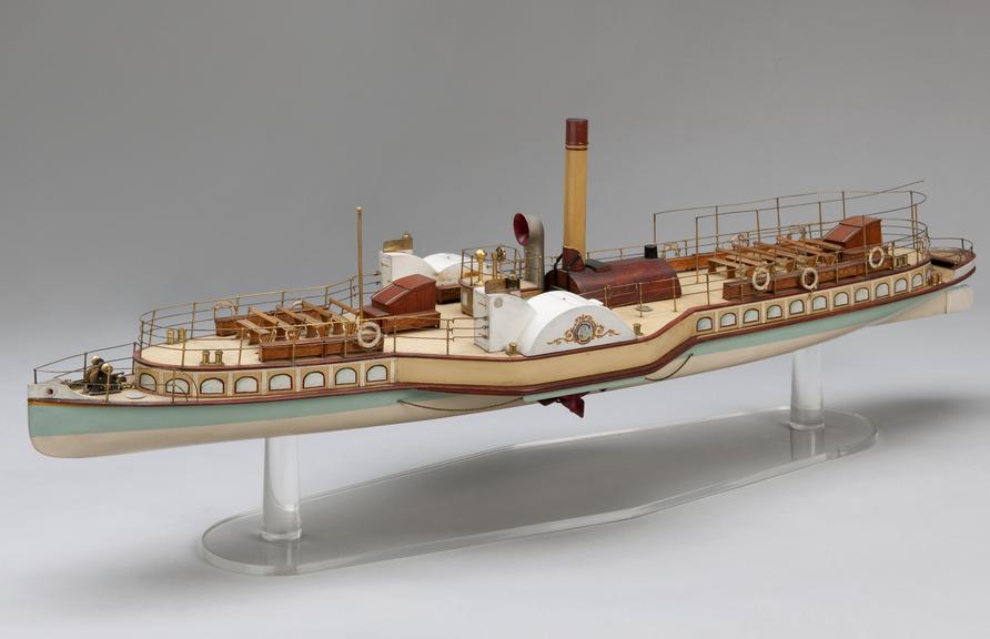 Model of steel paddle-wheel steamer for LCC Thames Service | Science ...