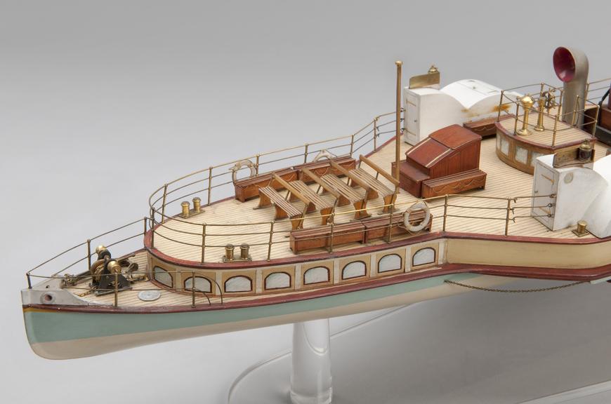 Model of steel paddle-wheel steamer for LCC Thames Service | Science ...