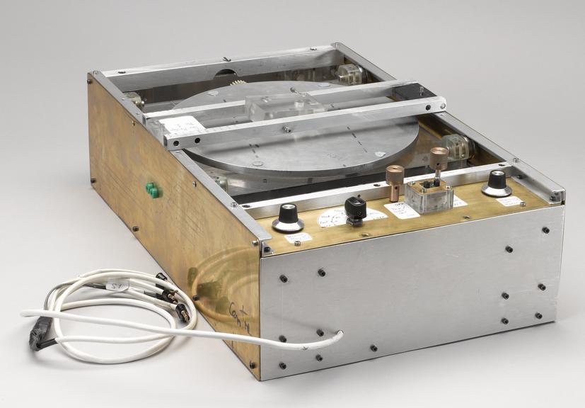 Turntable Drawing Machine developed and built by Dr Jack Tait | Science ...