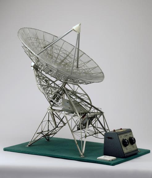 Working Model of Radio Dish from One Mile Telescope,Cambridge | Science ...